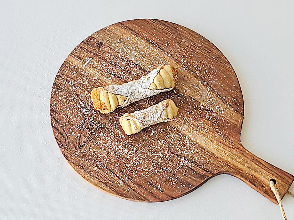 Dolce Cannoli & Co – Dolce Cannoli and Co